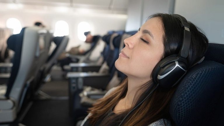 How Do You Sleep In Economy Class On A Plane? - Beautiful Touches